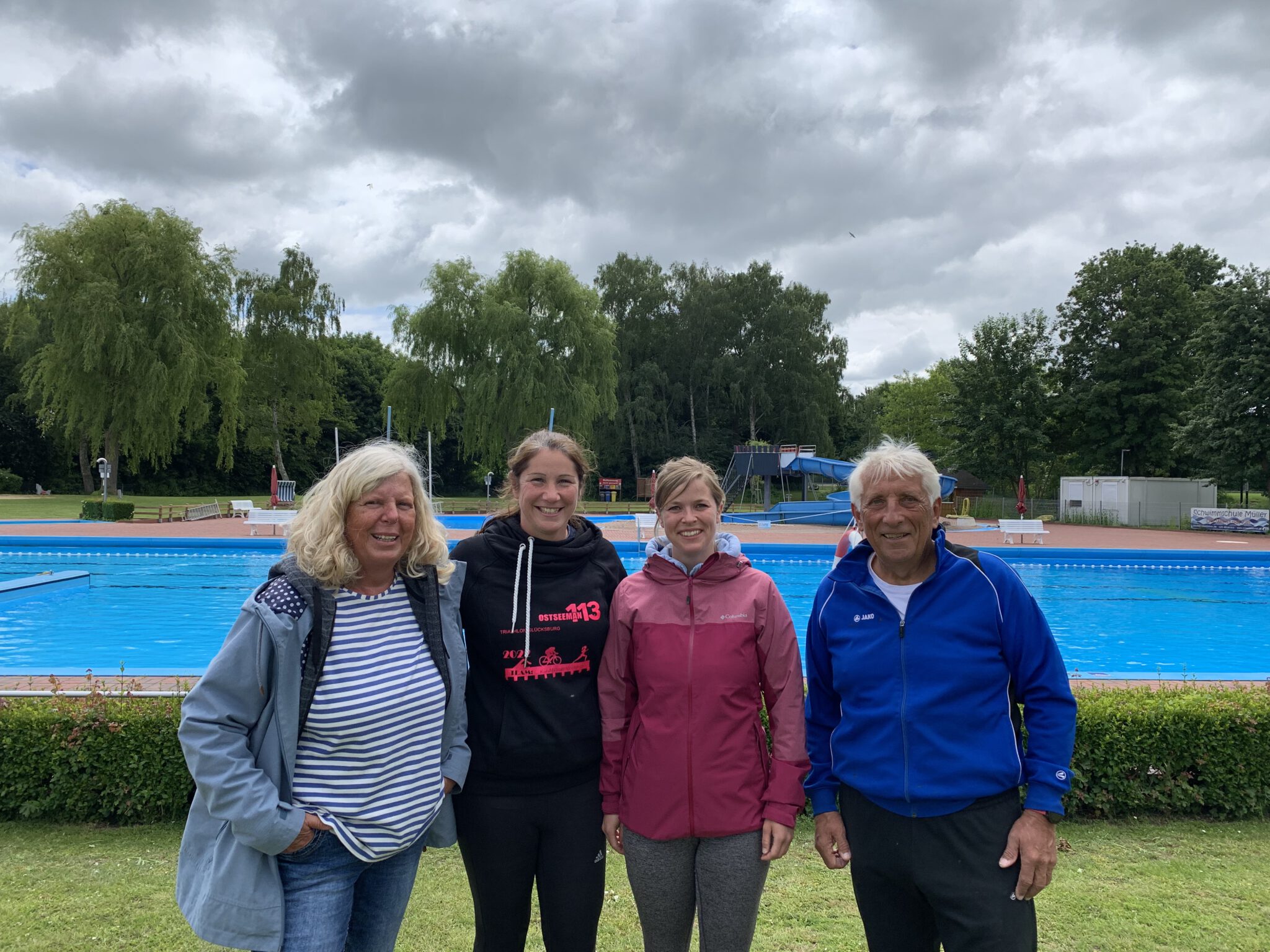 Besuch aus der Störtalschule Oelixdorf – Freibad Lägerdorf